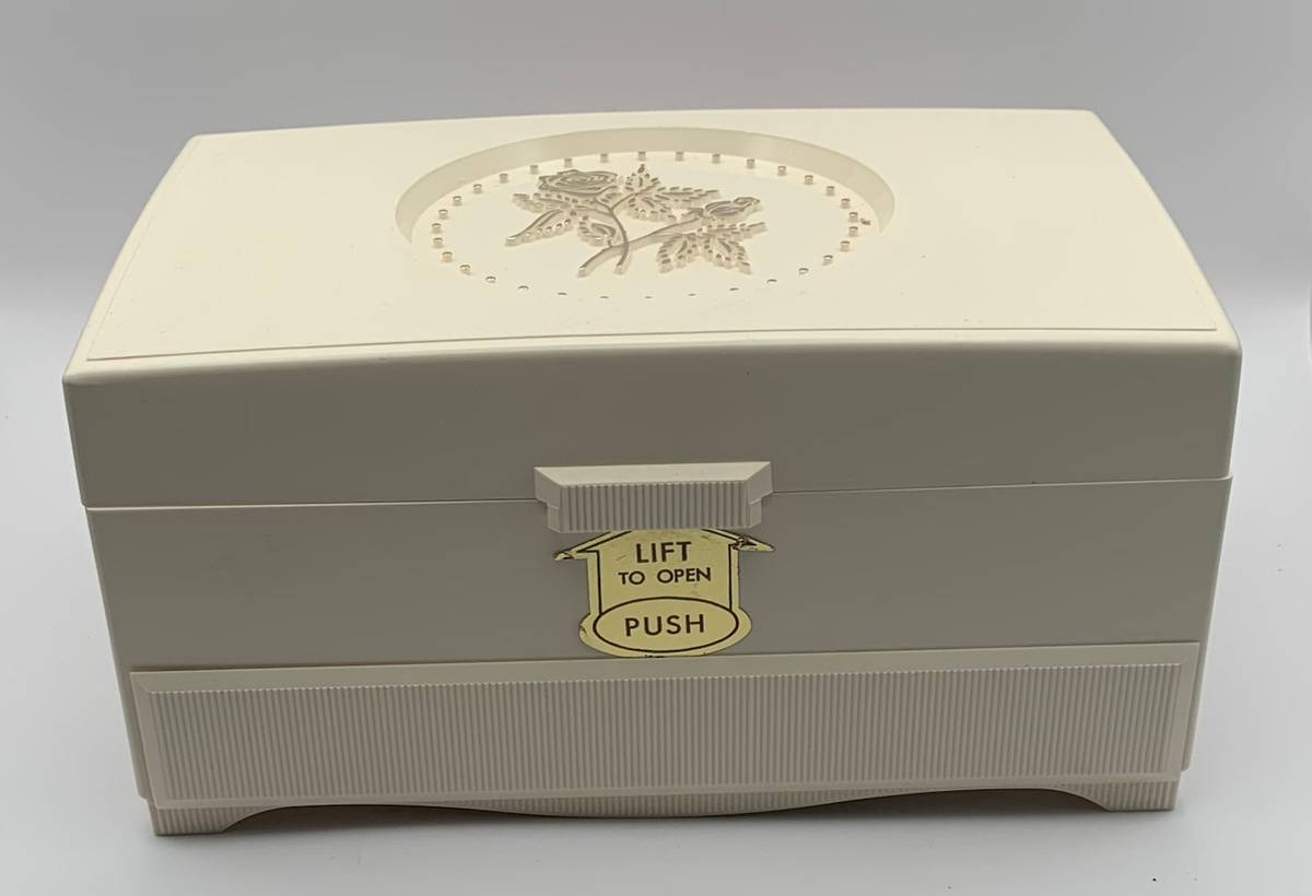 Niknax · VTG 1960s Jewelry Box Cream Color Plastic With Flowers And Red ...