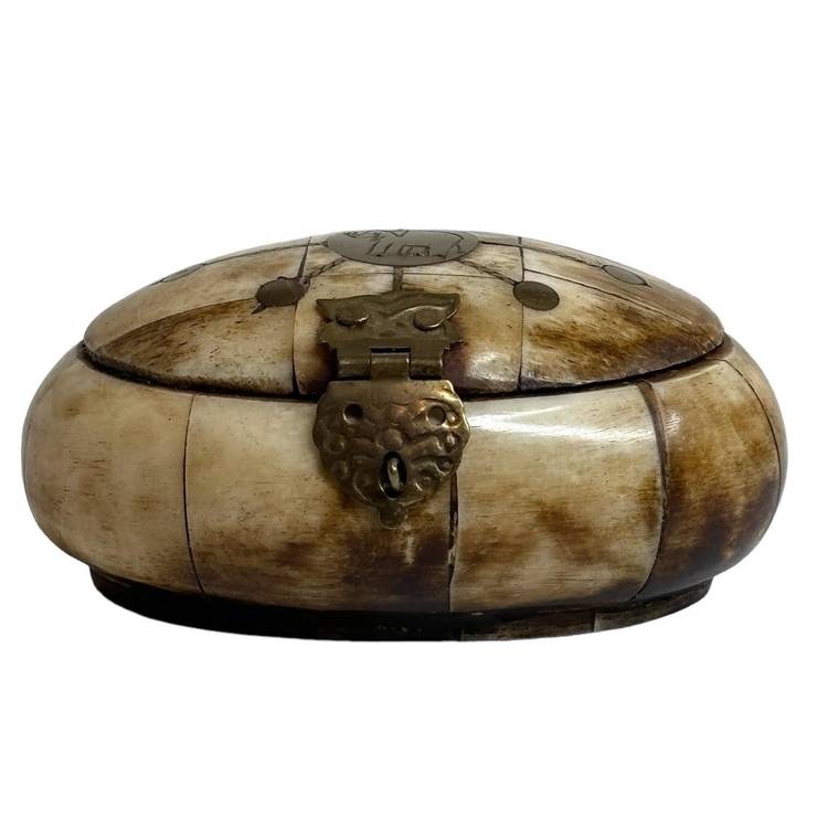 District · a marketplace for everything