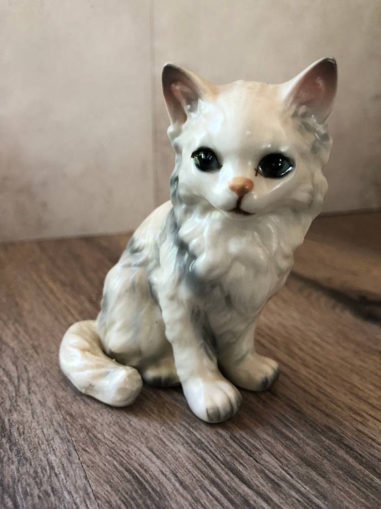Vintage Lefton White Gray Cat Figurine Kitty Ceramic