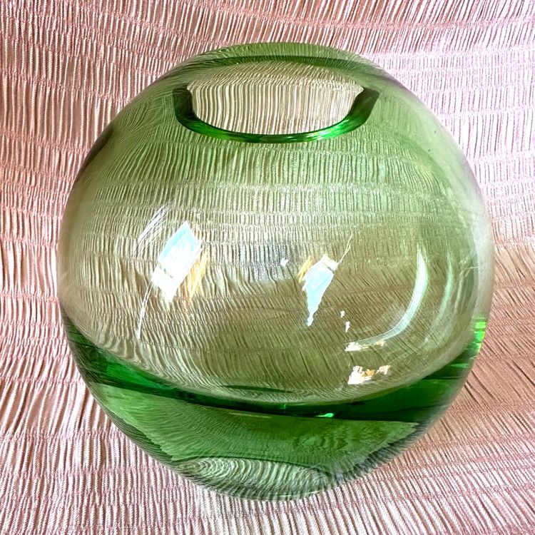 Tarnow Poland Art Glass Vase 5” No Issues Vivid Green Round