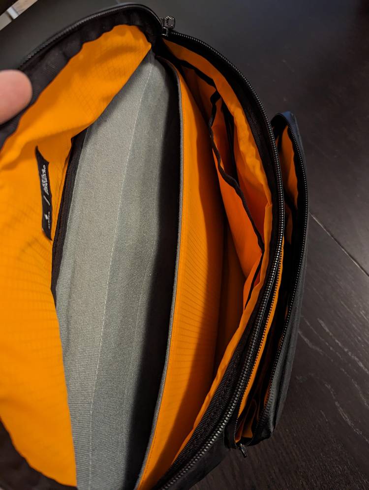 Alpaca - BRAVO SLING MAX LIMITED EDITION BLACK