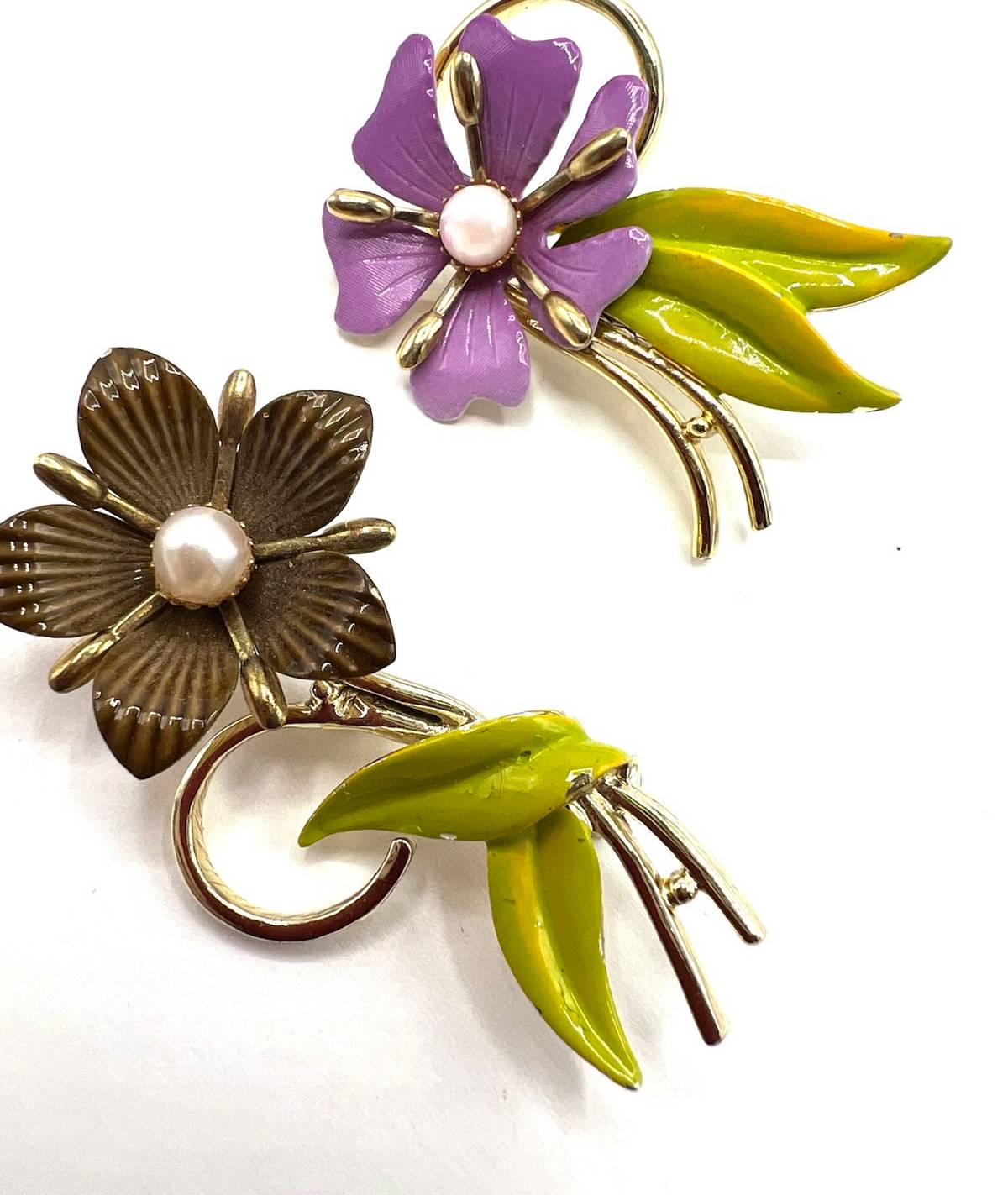 Niknax · Enamel and Pearl Scatter Pins, Set of 2, Flower with Pearl ...