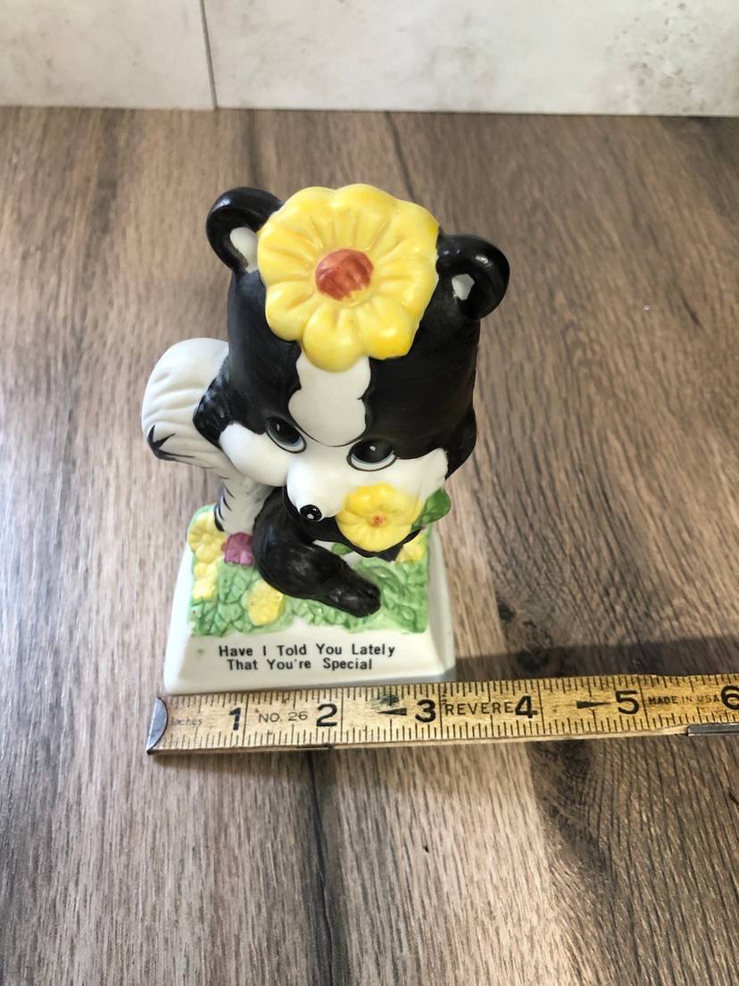 Vintage Russ Berrie You’re Special Skunk Ceramic Holding A Flower Figurine