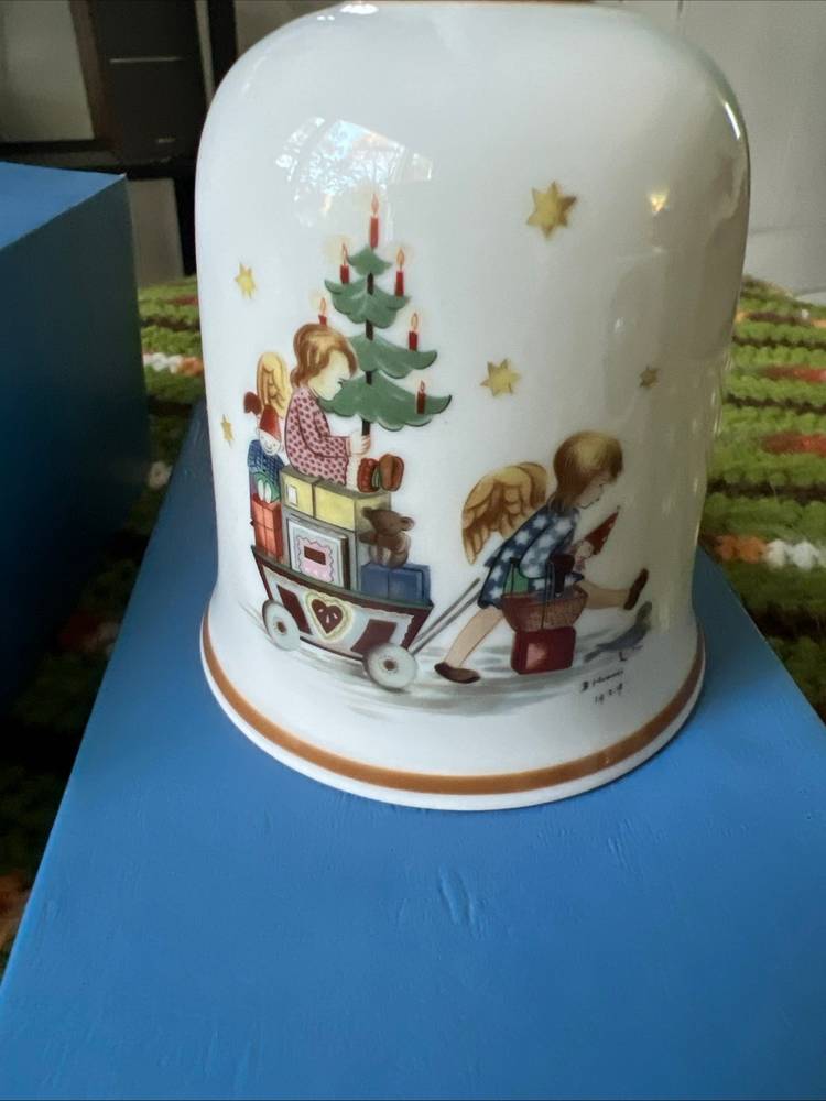 Schmid Parade Into Toyland Bell Collector 1980 Vintage Christmas