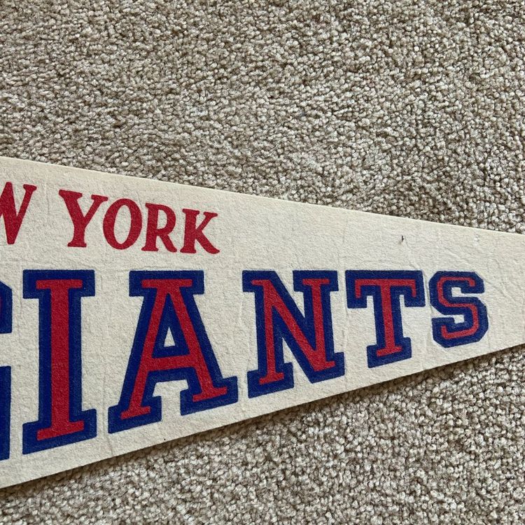 Vintage 1967 New York Giants 1 Bar Helmet Pennant
