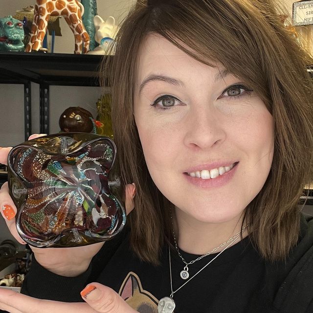 Jocelyn (Crazy Lamp Lady) · District